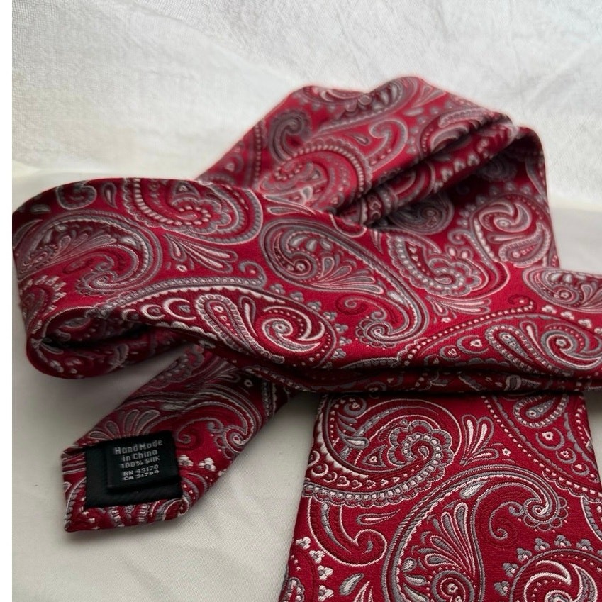 Geoffrey Beene Silk tie Red Paisley Vintage Designer Necktie 100 ...