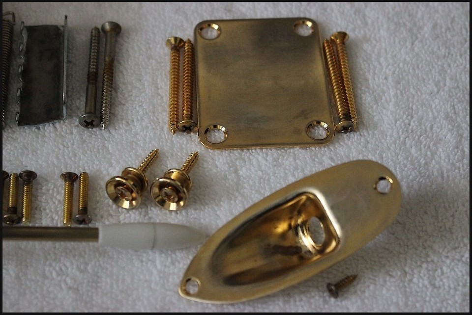 Fender RELIC Stratocaster GOLD 2 3/16" Tremolo Hardware Set for USA ...