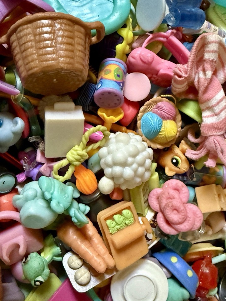 LPS LOT OF 5 RANDOM PCS + 1 Big Accessory + 4 Small Accessories GEN 2 ...