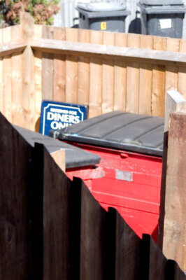 Photo 6x4 Three Magnets Letchworth Letchworth Garden City Diners only ...