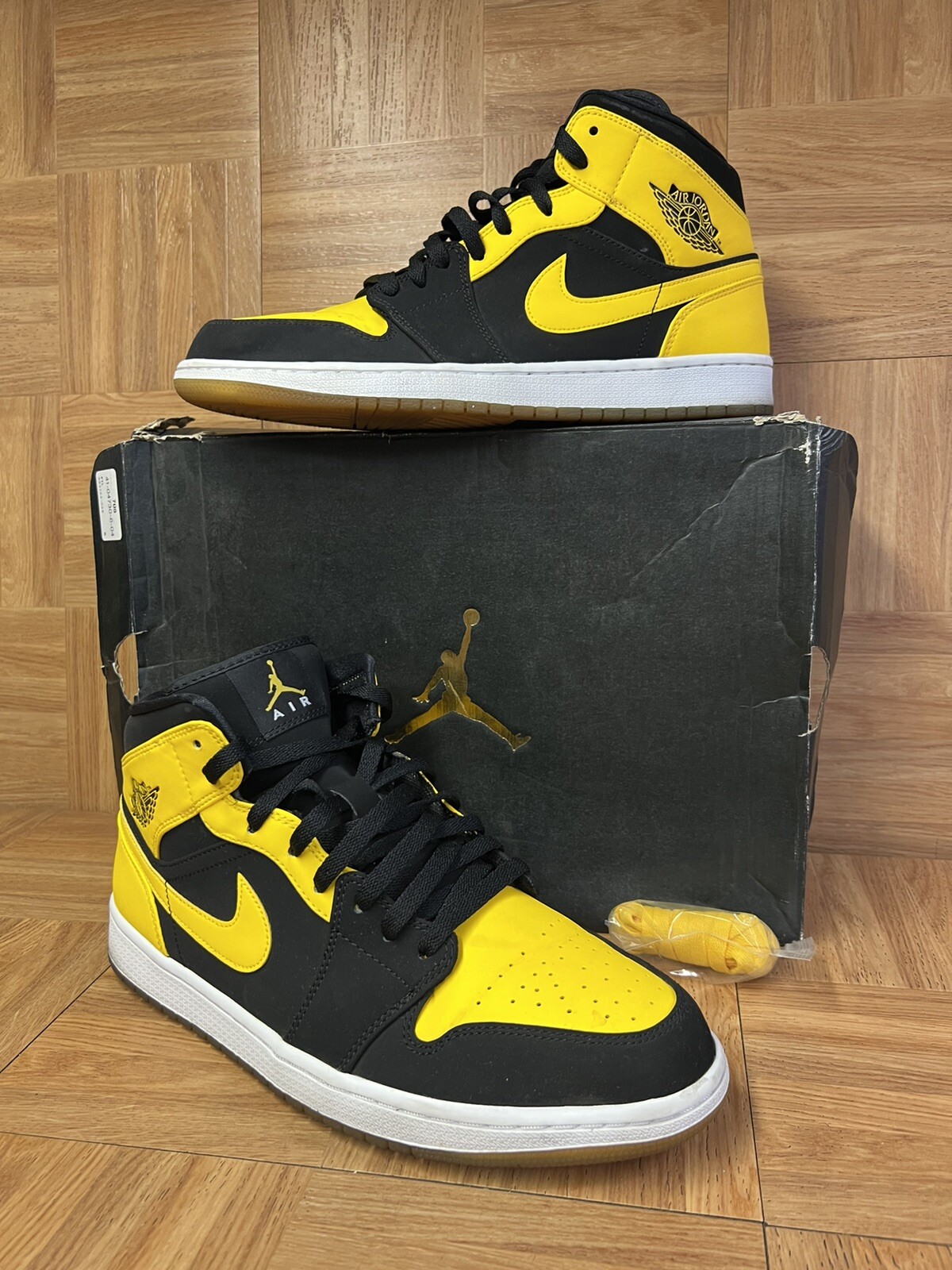 RARE🔥 Nike Air Jordan 1 Mid Retro New Love 2017 Size… - Gem