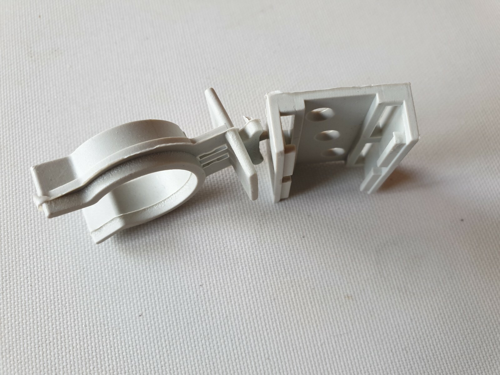 *25MM* 12 KITCHEN PLINTH LEG CLIPS & BRACKETS KICK BOARD PLASTIC FITS ...