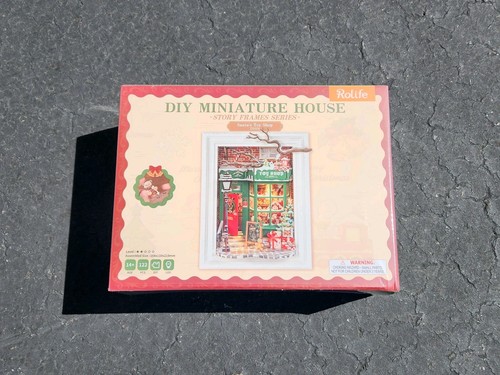 Rolife DIY Kit: Santa's Toy Shop Portrait Shadow Box | eBay