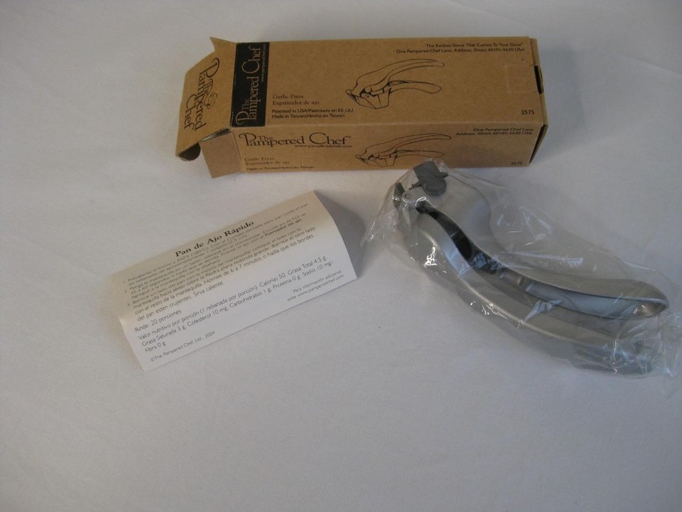 Pampered Chef Garlic Press w/ Cleaning Tool New in Box #2575 | eBay