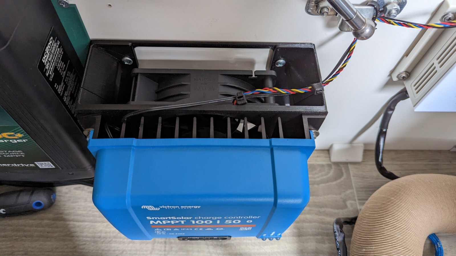 Victron MPPT DCDC Solar Cooling fan 12v 100/30 100/20 100/50 DC-DC ...