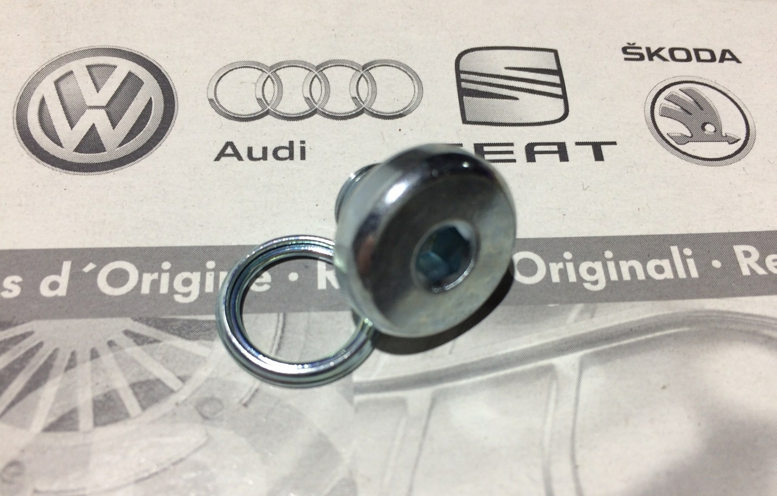 VW Golf MK5 MK6 Gearbox Transmission Sump Plug and Washer Drain Plug ...