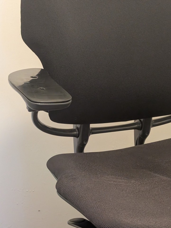 Freedom Chair by Humanscale Adjustable Armrests, Swivel ergonomic chair ...