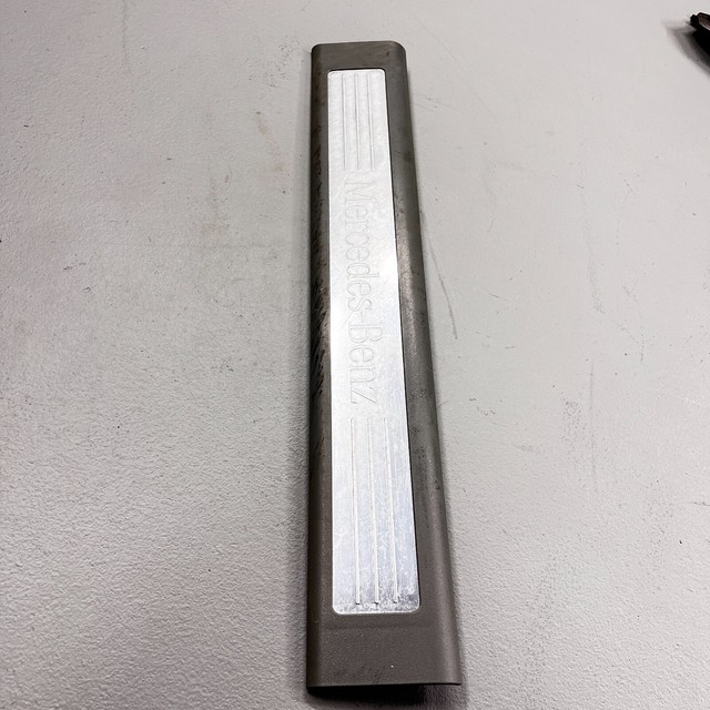 06 MERCEDES W164 Ml500 Front Left Side Door Trim Sill Scuff Plate ...