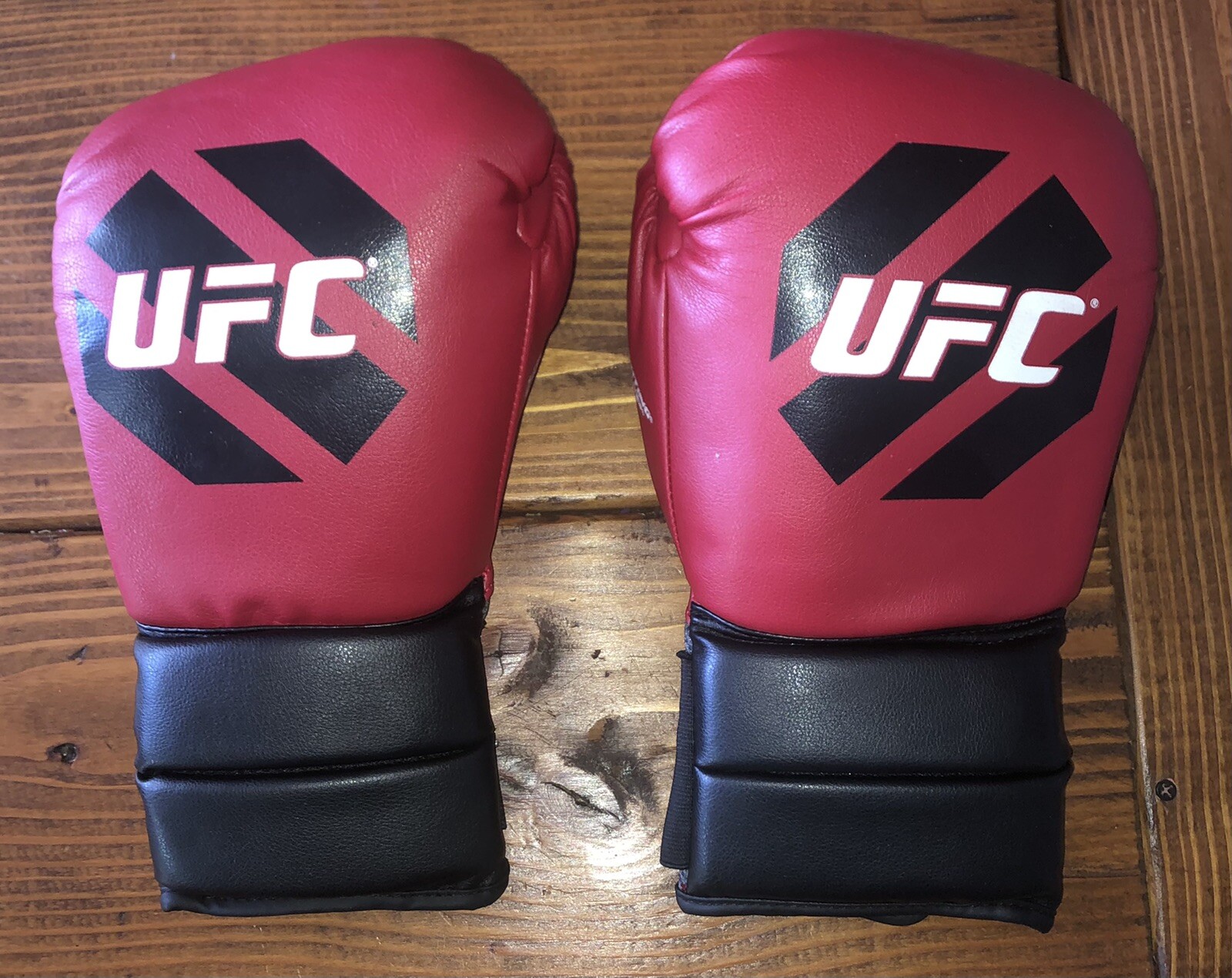 Official UFC Fight Gloves Size 14oz - MMA Fight Gear NWT - Never Used ...