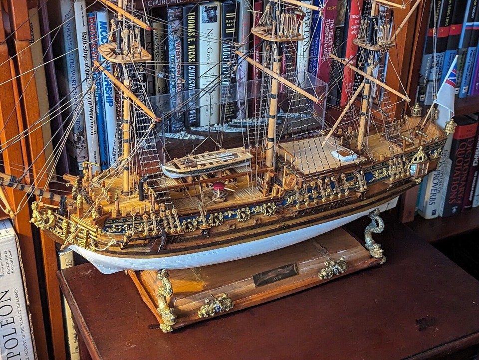 Fish-shaped Resin Display Pedestals For Ship Model Wooden Model Ship -4 ...