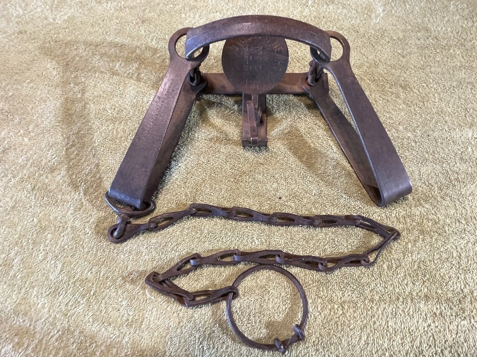 Vintage #3 S. Newhouse Oneida Community double long spring trap | eBay