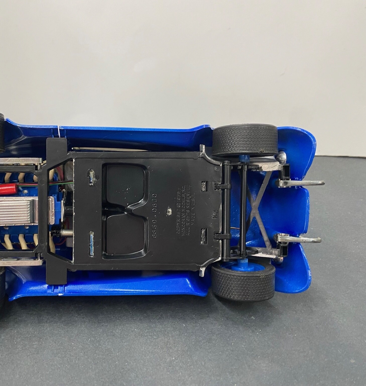 Monogram 6659 Smug Bug ? VW Beetle Drag Custom BUILT MODel car 1/16 McM ...