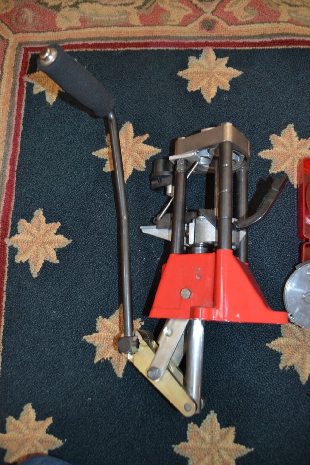LEE PRO 1000 PROGRESSIVE 3 HOLE RELOADING PRESS SMALL & LARGE PRIMER ...