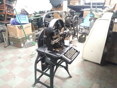 Stamping & Embossing - Dog Tag Machine