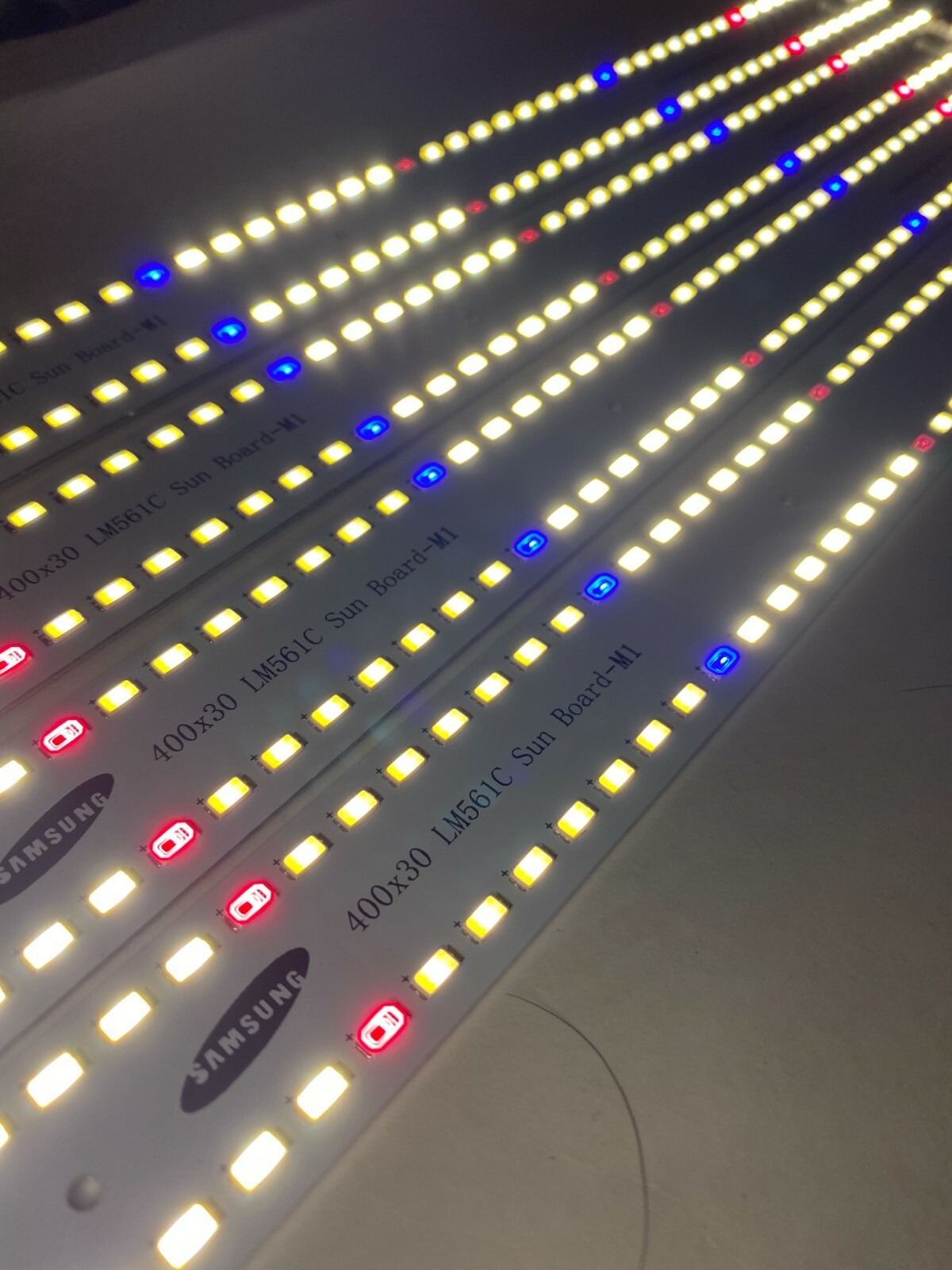 4x SunBoard Strips w/ 384 Samsung lm561c LEDs w/450nm 660nm 730nm(IR ...