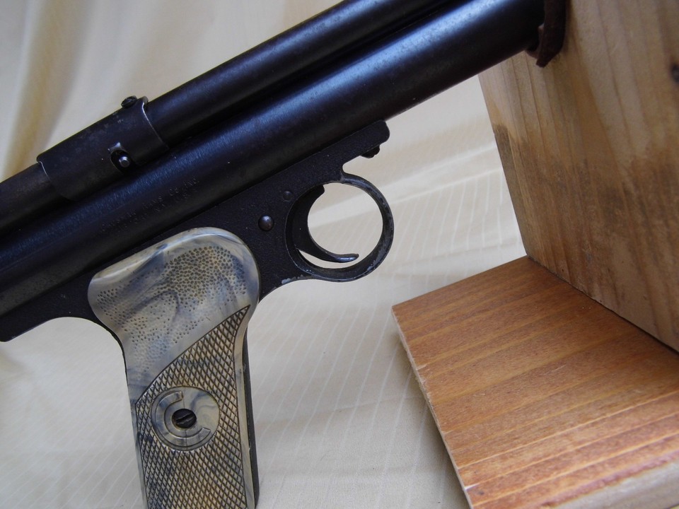 Vintage Crosman Model 150 Pellgun .22 Cal. CO2 Pellet Gun Pistol Sealed ...