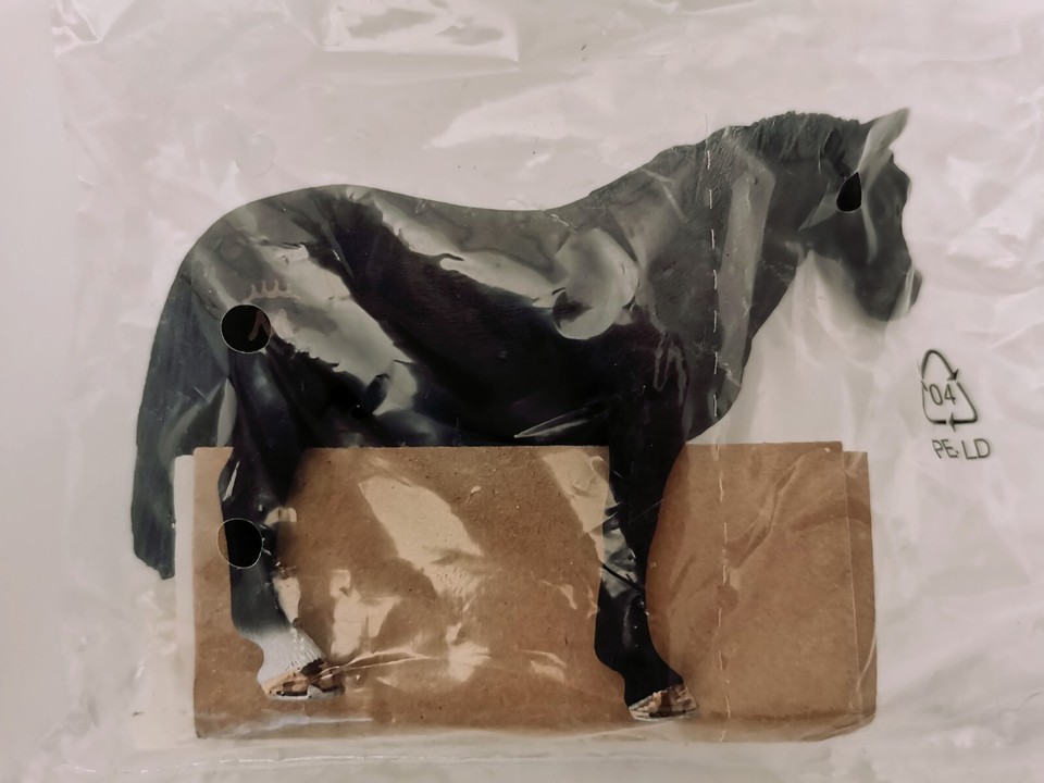 ★SCHLEICH★82142☆NEU OVP Marbacher Hengst Warmblut Pferd Brandzeichen ...