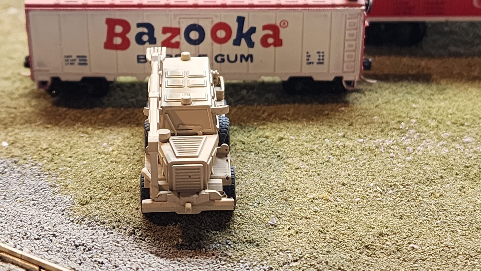 N Scale 1:160 Buffalo MRAP (mine protected vehicle) US Army Desert Camo ...
