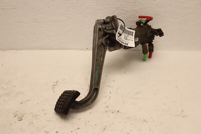 2017-2024 FREIGHTLINER CASCADIA 126 BRAKE PEDAL AIR VALVE WABCO OEM | eBay