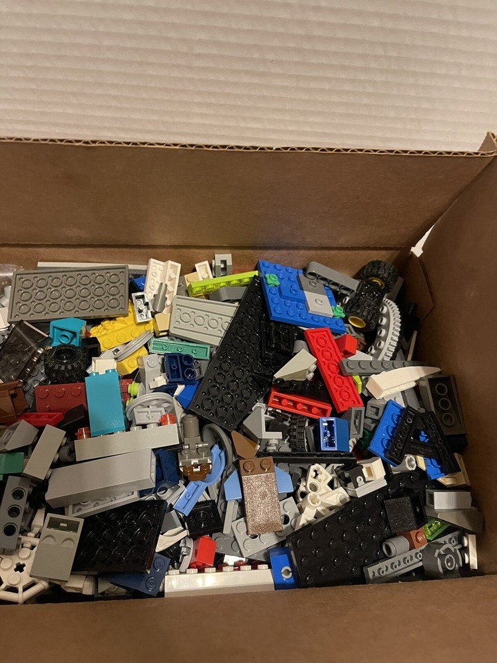 LEGO box Of Random bulk Legos , 4lbs + Tons of old and rare pieces 11 ...