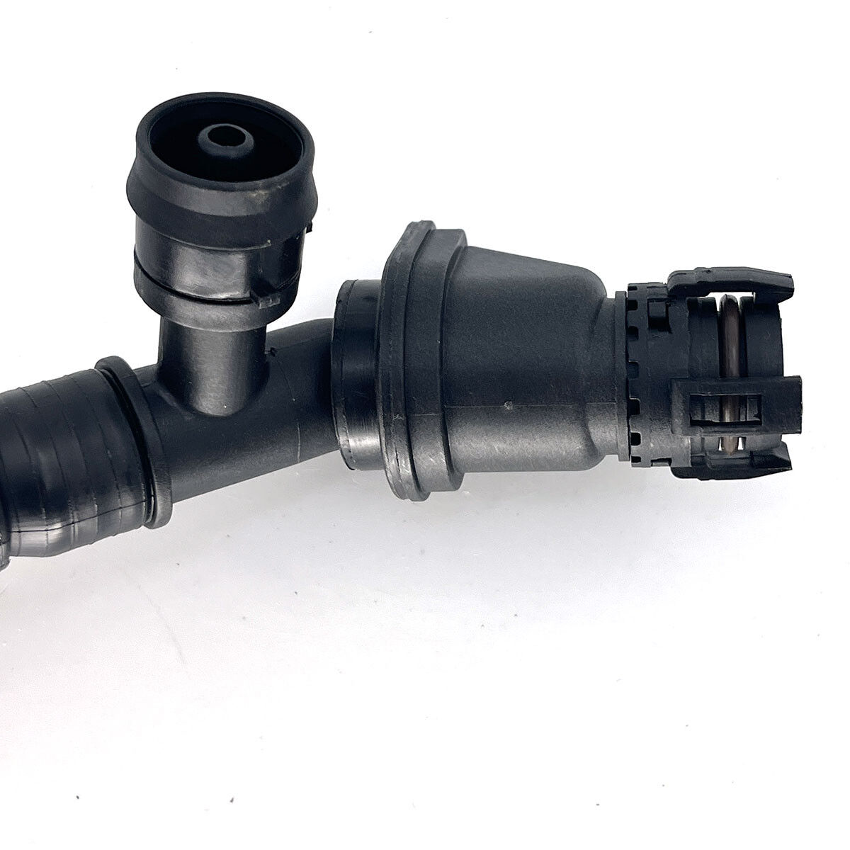 For BMW X5 X6 550i 650i 750i Alpina B7 Right Crankcase Vent Hose ...