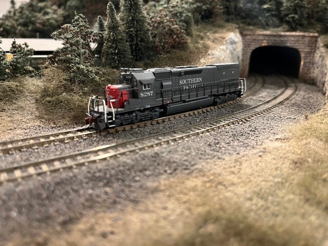 Intermountain N scale Southern Pacific SD40T-2 #8287 w/DCC | eBay