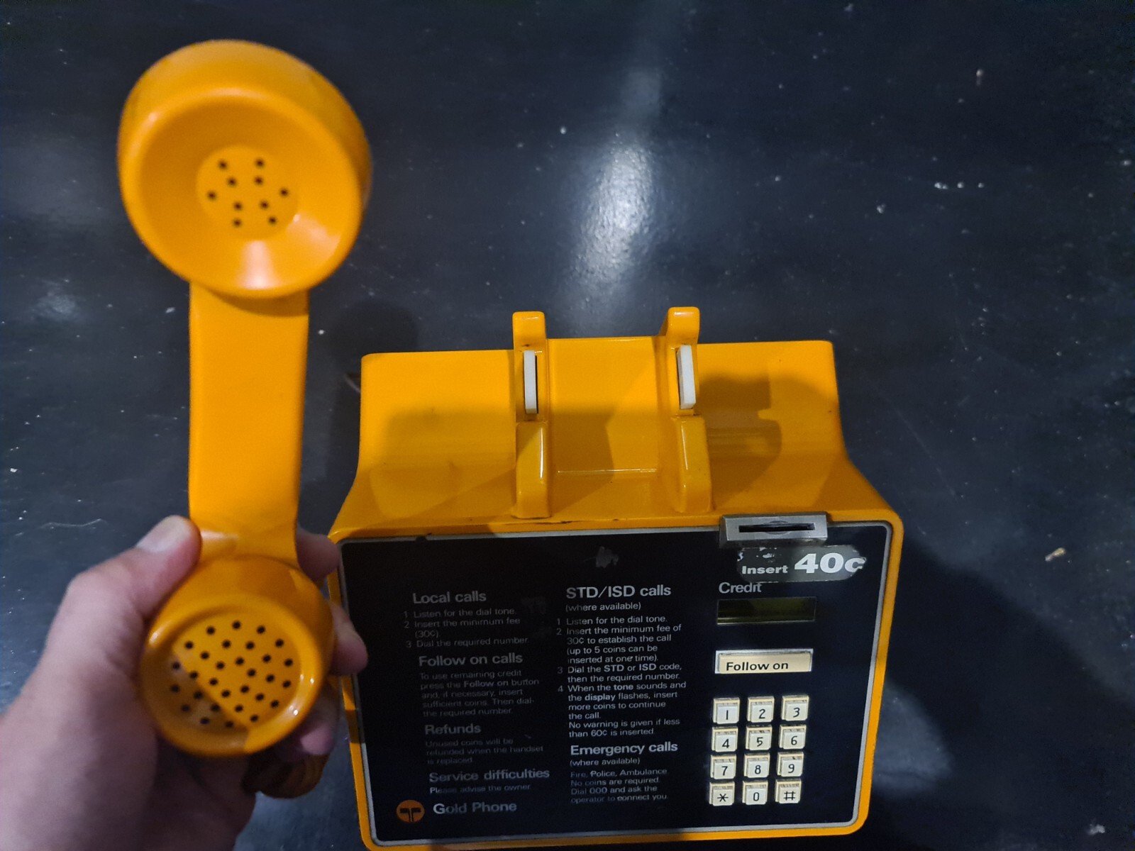 Telecom Australia Gold Phone Vintage in Excellent Condition - Free Post ...