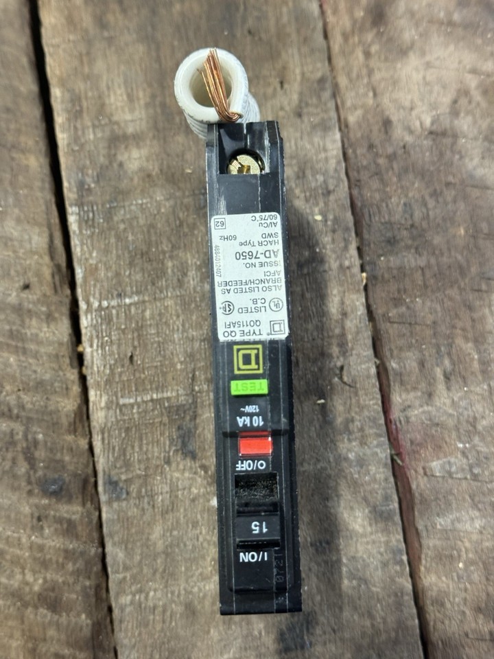 SQUARE D 15 AMP ARC-D-TECT ARC FAULT CIRCUIT BREAKERS 120 VAC 1P ...