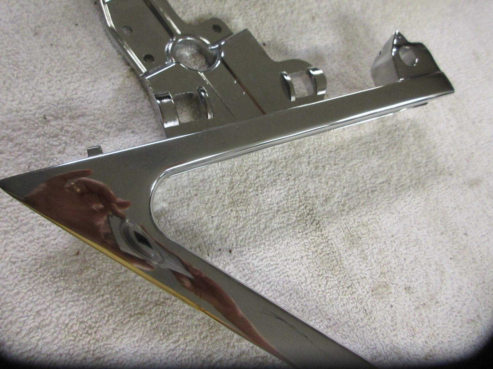 63/67 corvette convertible vent window frame casting NEW BLEM 65 66 ...