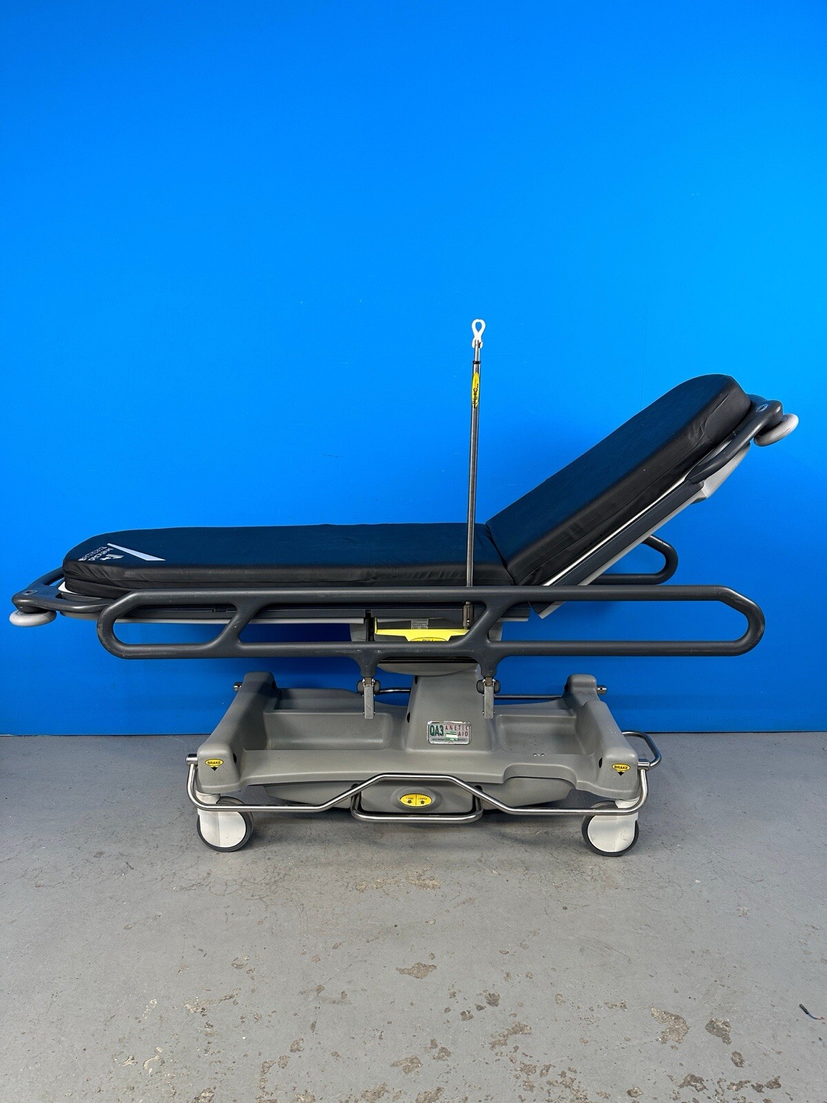 Anetic Aid QA3™ Hydraulic Patient Stretcher v2.0 with mattress - Fully ...