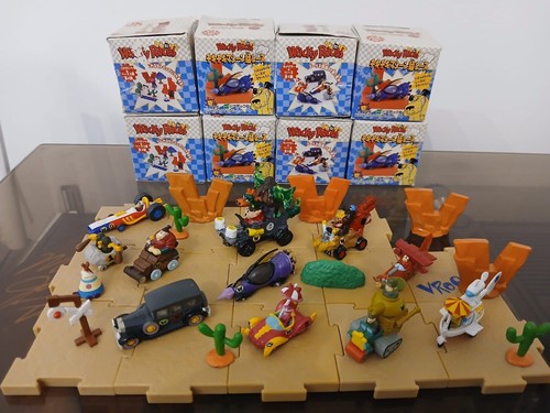 Epoch Gashapon Wacky Races Complete DIORAMA with 11 x Mini CARS 2 ...