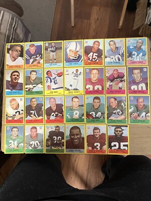 27 DIFF. 1967 PHILLY FB CARD-GORDON,GREEN,NOWATZKE,GREGG,BASS,ROLAND ...