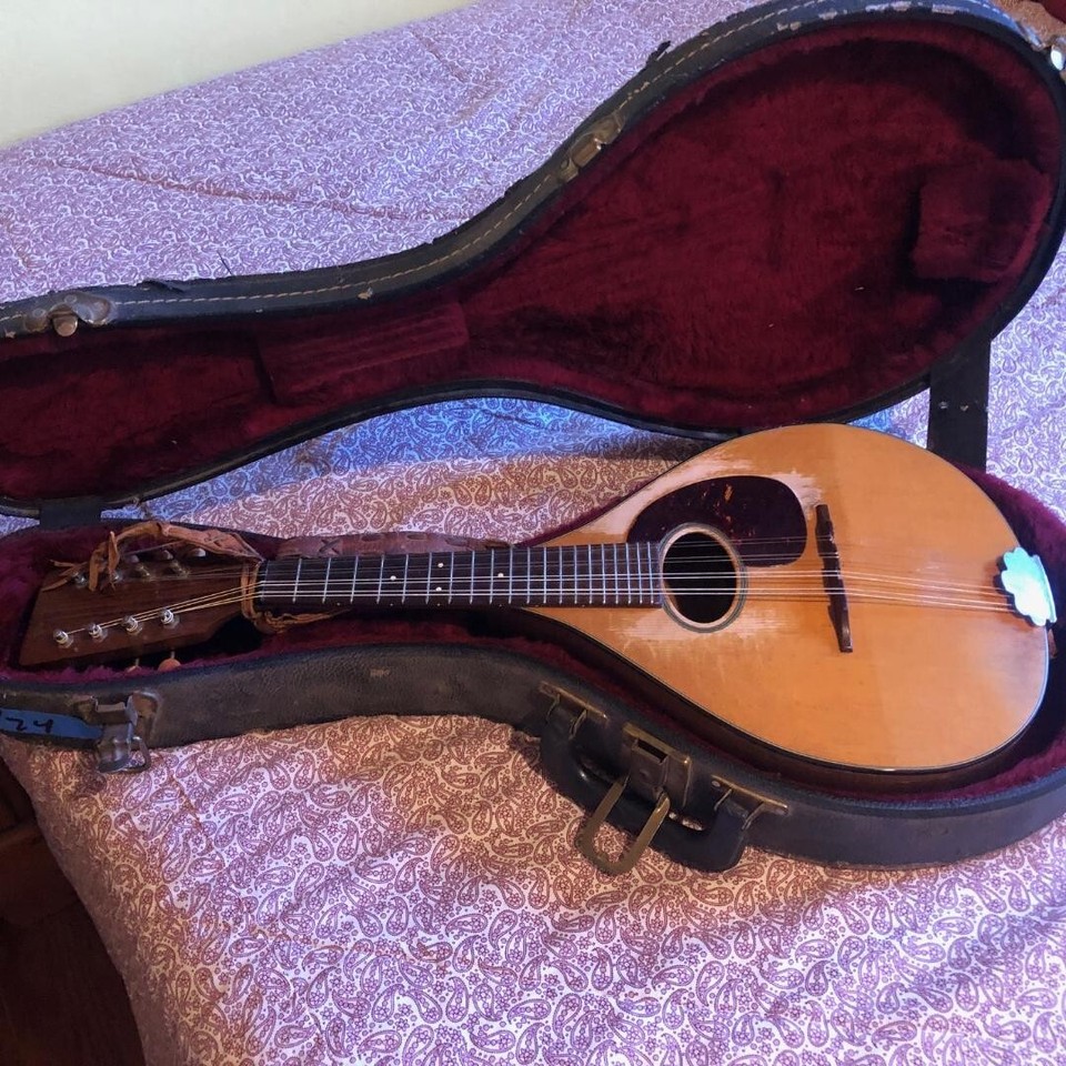 Martin Mandolin 1950- Serial # 105539- fair condition | eBay