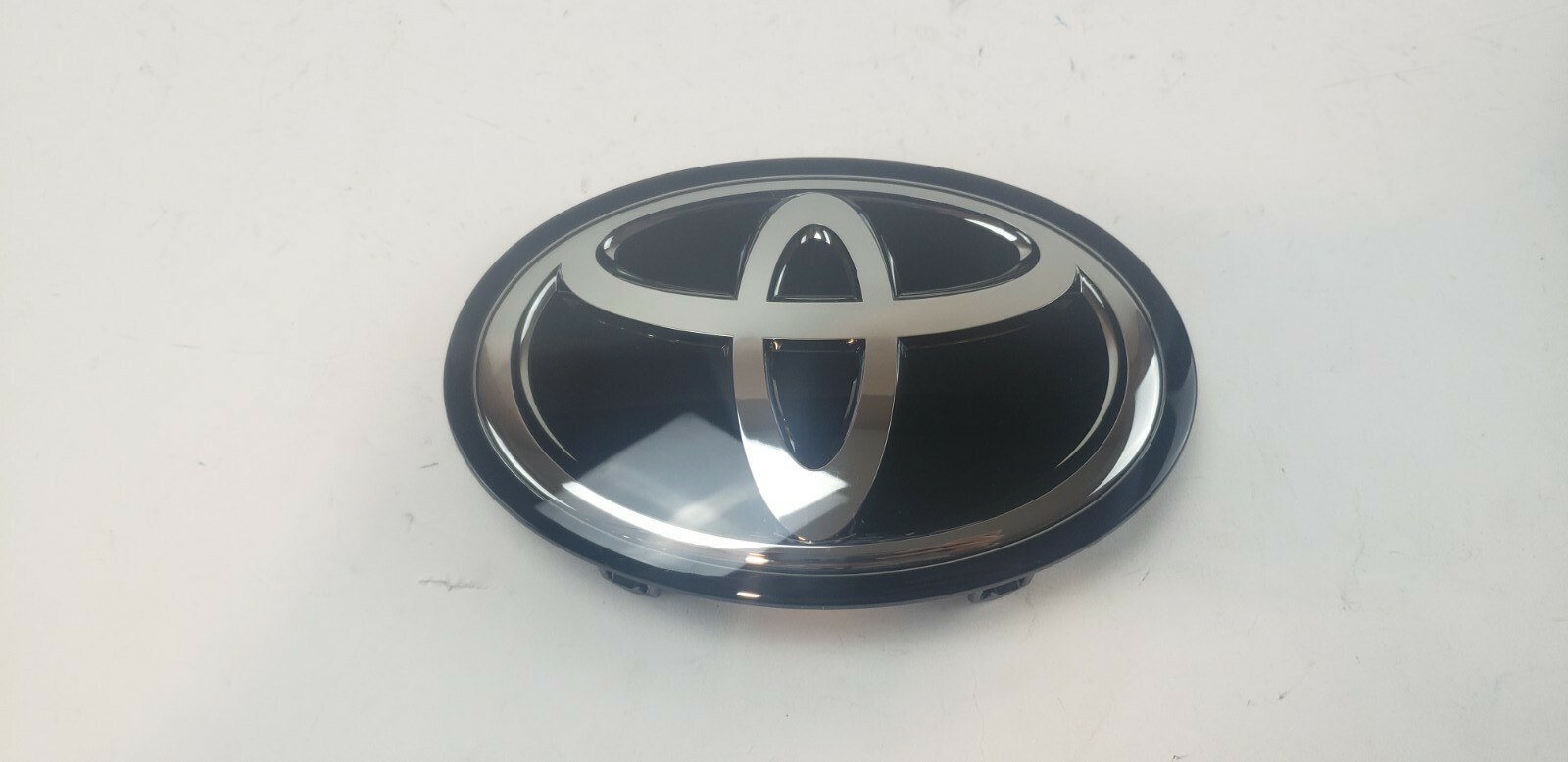 Genuine OEM Bumper Cover Emblem 5314133130/33140 for Toyota RAV4 Sienna ...