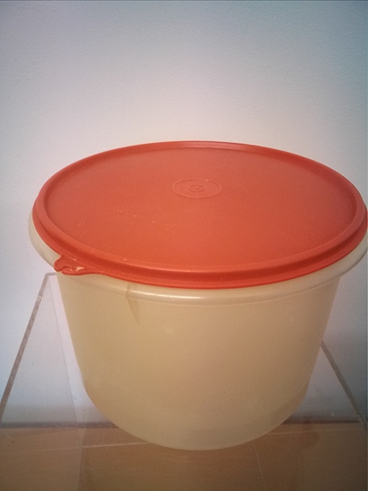 Vintage Tupperware cake container, Round Storage Tub 266-14 ️CHARITY ...