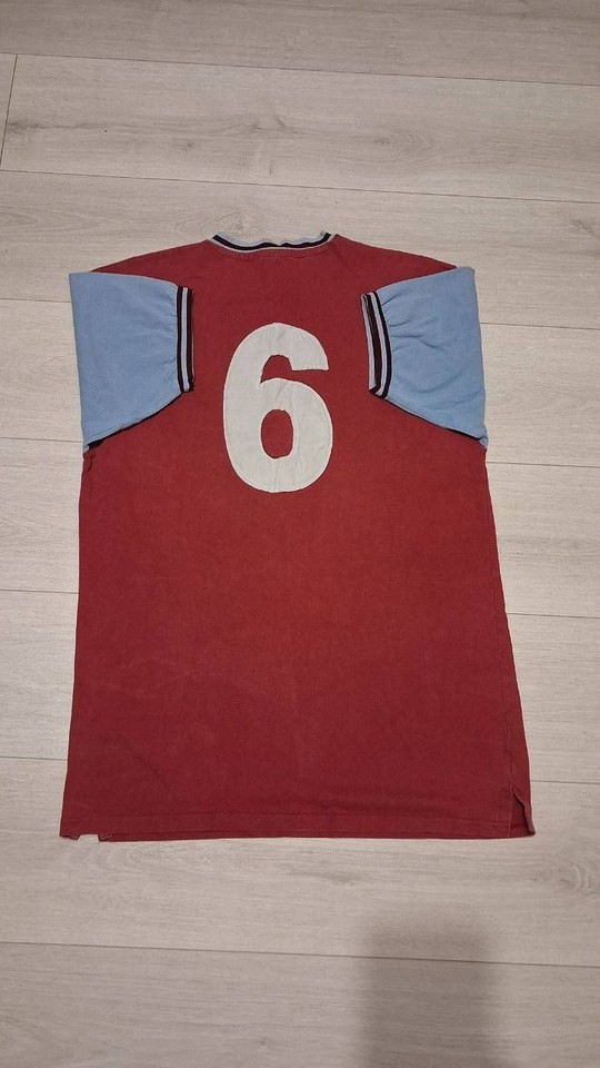 West Ham (1964) - #6 Bobby Moore - ScoreDraw - Vintage Football ...