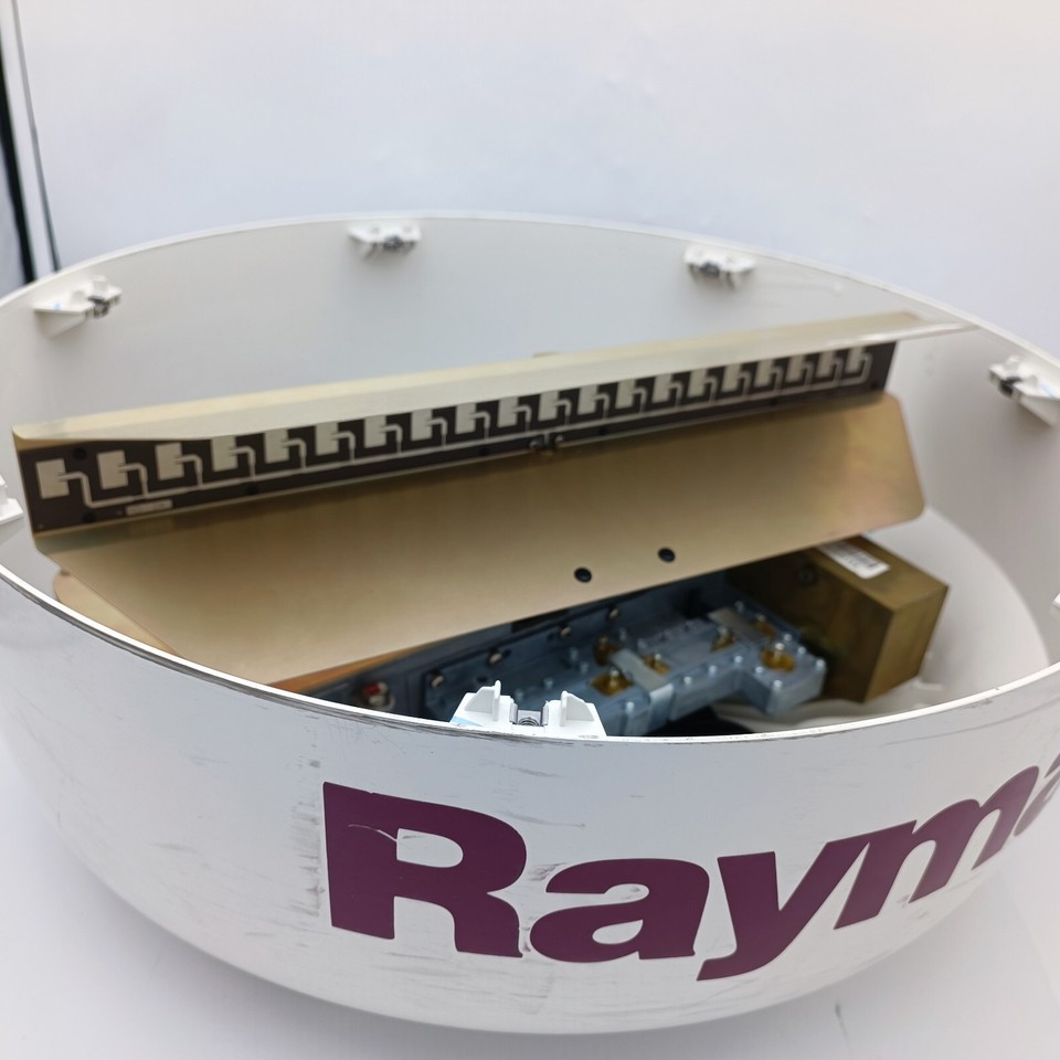Raymarine RD218 2kW 18" Radome Radar Scanner Dome E52065 C70 C80 C120 ...