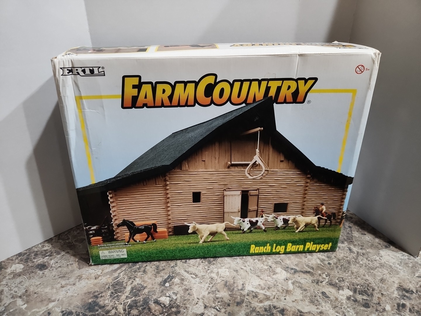 ERTL Farm Country 1/64 Scale Ranch Log Barn Playset #12091 1999 | eBay