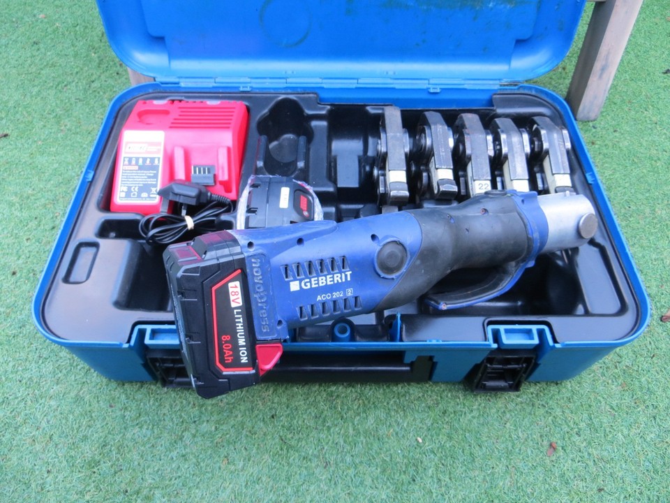 Novopress ACO202 Pipe Press Tool & M 15, 18, 22, 28, 35 Jaws Set aco203 ...