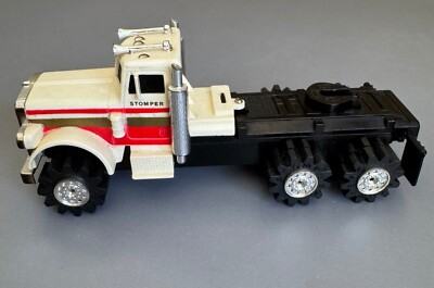 Stomper 4x4 Peterbilt Semi Day Cab | eBay