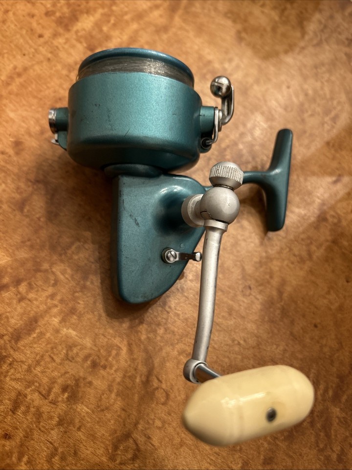 PENN 704 Reel Spinfisher Deluxe. Bail-less VINTAGE The Reels of ...