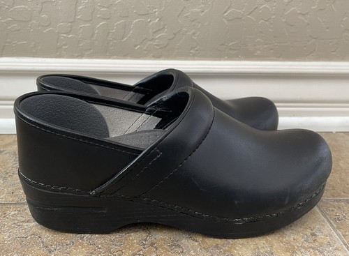 Dansko clogs Black shiny Patent Leather nursing shoes non slip US 8.5 ...