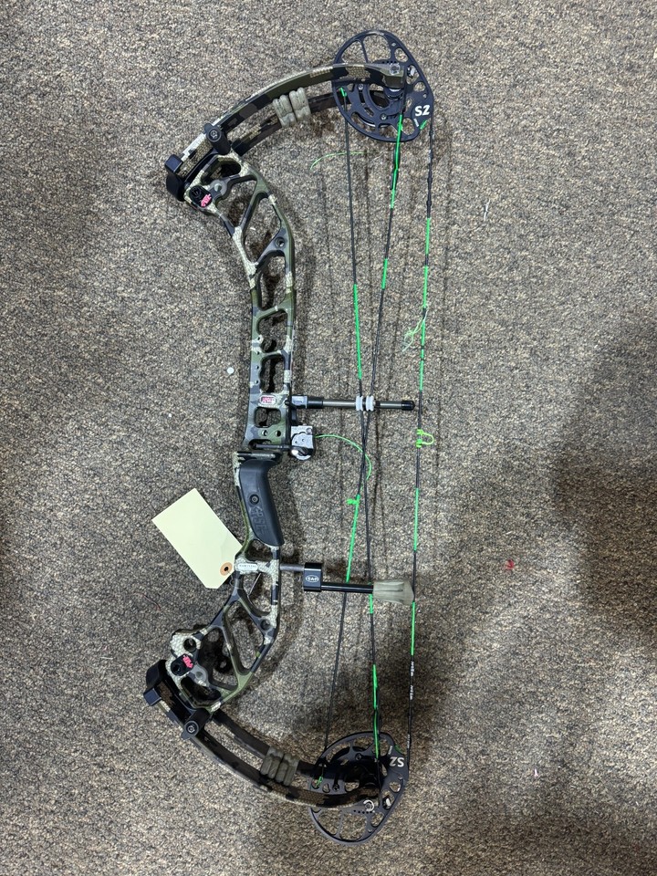 PSE EVO XF 30 W/ S2 Cams Camouflage RH Compound Bow - Excellent Shape ...