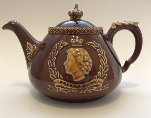 Vintage Queen Elizabeth CORONATION TEAPOT Dartmouth Pottery Devon ...