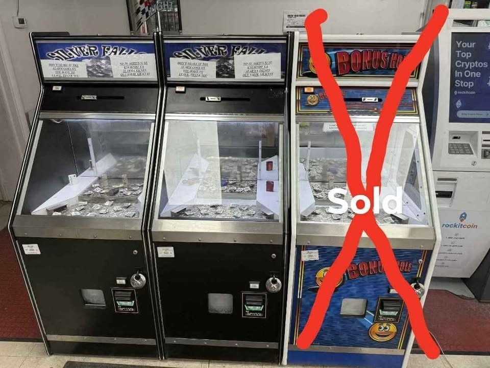 Token Or Quarter Coin Pusher Machine with coin changer PICK UP ONLY | eBay