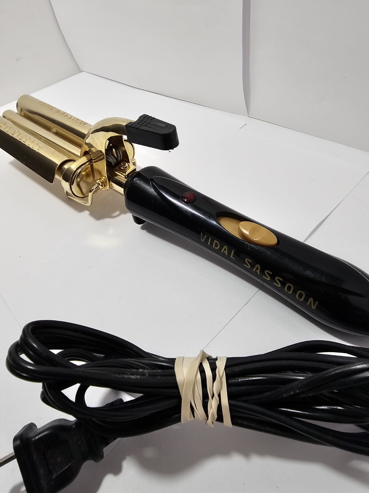 Vidal Sassoon 3 Barrel Gold Hair Crimp 5/8” Curling Iron S Waves Model ...