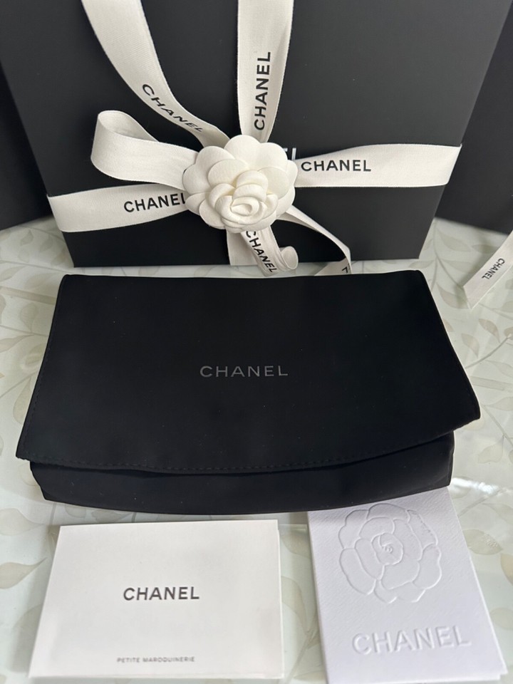 New CHANEL 24S Trendy CRYSTALS CC Wallet on Chain White WOC Bag Gold ...