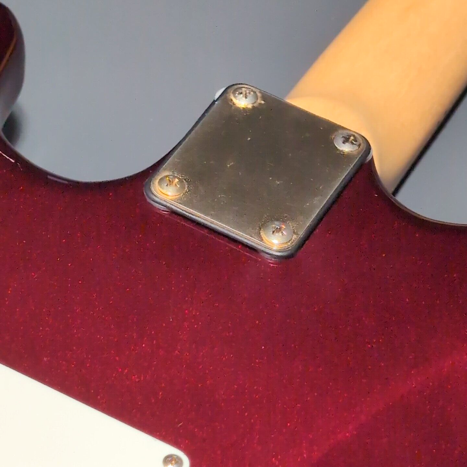 Barracuda Stratocaster Candy Apple Red w/ gold hardware (Fender Style ...