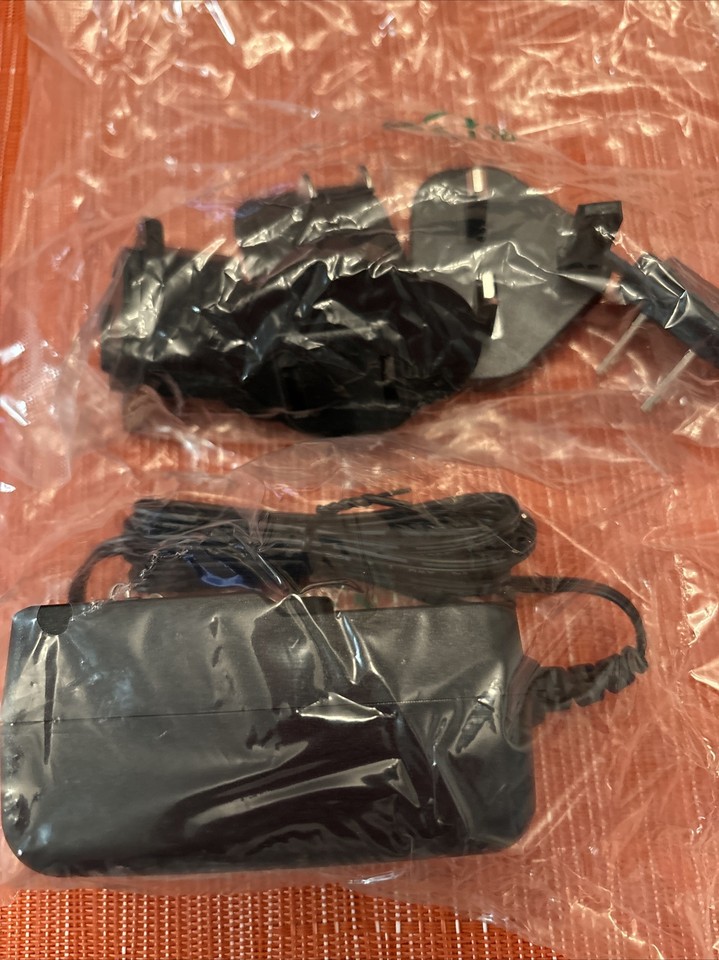 Crestron AC Adapter PW-2407WUL NBS18E240075D5 Output 24VDC 0.75A - NEW ...