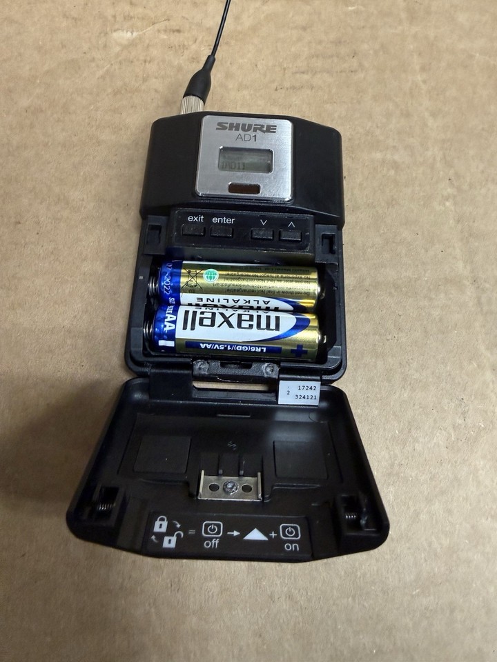 Shure AD1 Bodypack Transmitter AD1LEMO K54 606-663MHZ | eBay